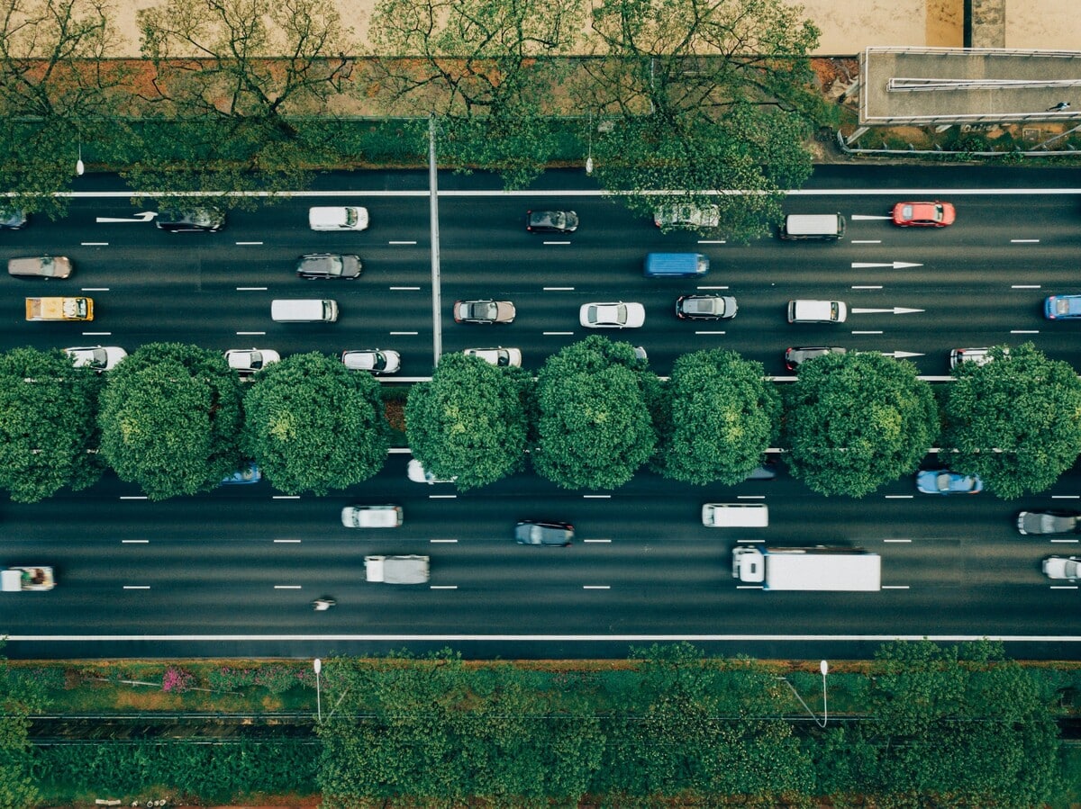 Electric Cars and Smart Traffic Management: Revolutionizing Urban ...